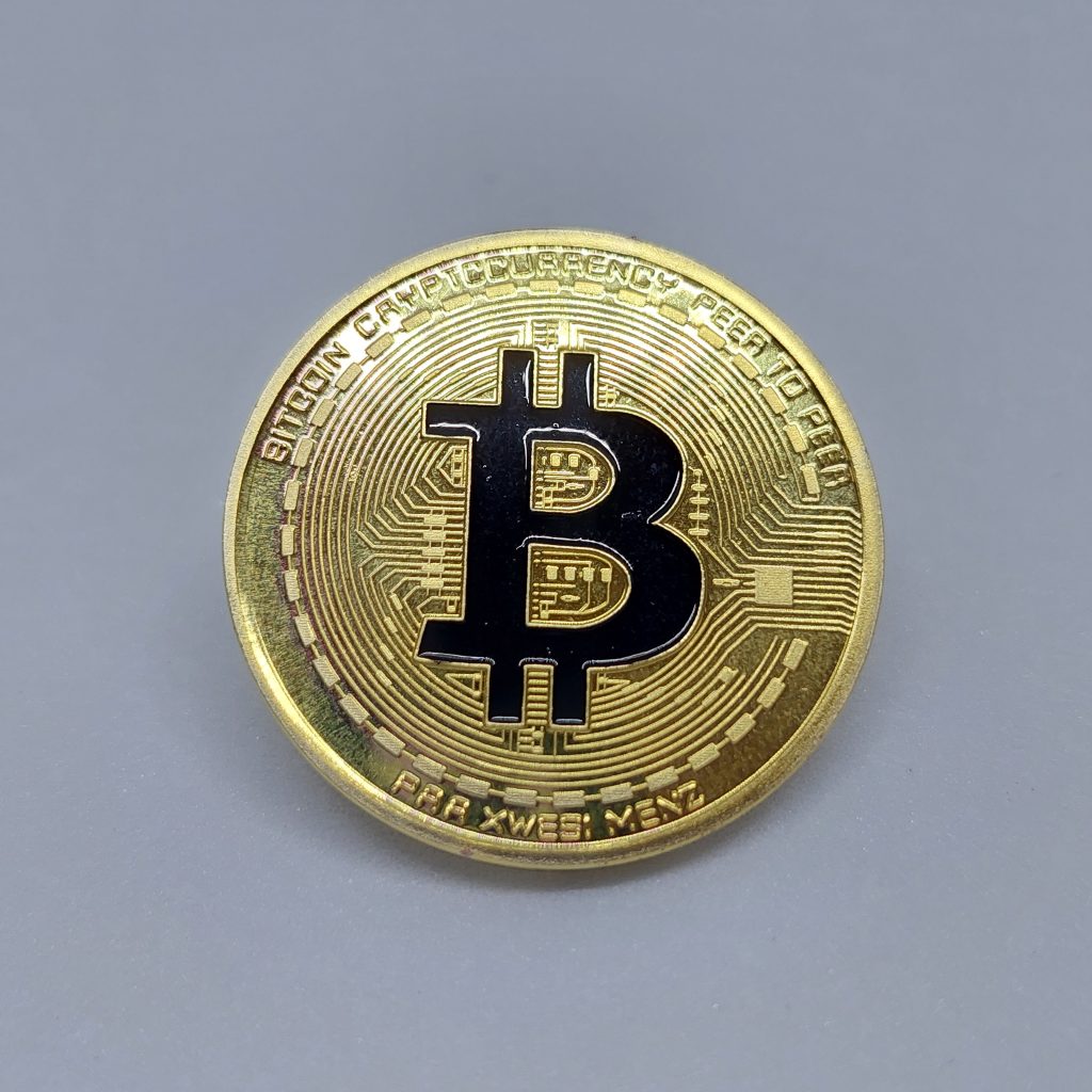 Pin Dorado Bitcoin - Tienda Satoshi